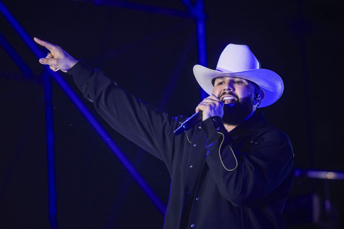 Carin Leon: Boca Chueca Tour 2024 | Amerant Bank Arena, Sunrise, FL ...