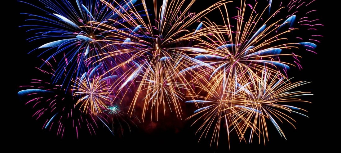 NYE Early Fireworks at Mordialloc Beach 2024 at Mordialloc Beach ...
