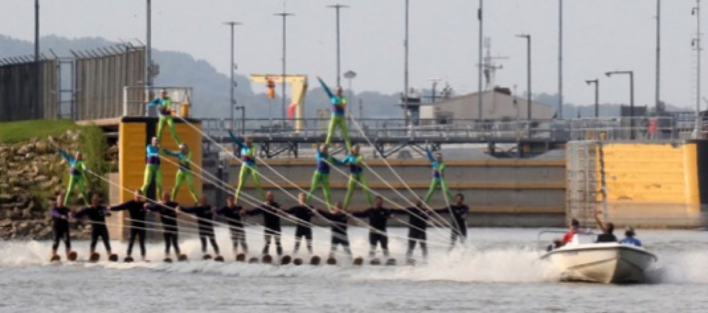 Ski Bellevue Water Ski Show at South of Lock 12 on Mississippi River ...