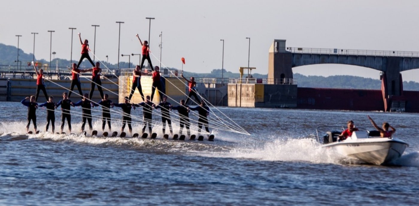 Ski Bellevue Water Ski Show at South of Lock 12 on Mississippi River ...